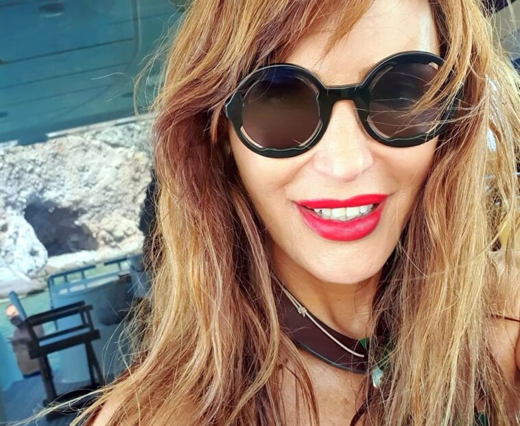 Βίκυ Χατζηβασιλείου: Τι θα γίνει τελικά με το ΠΑΚΕΤΟ στο Open tv ...