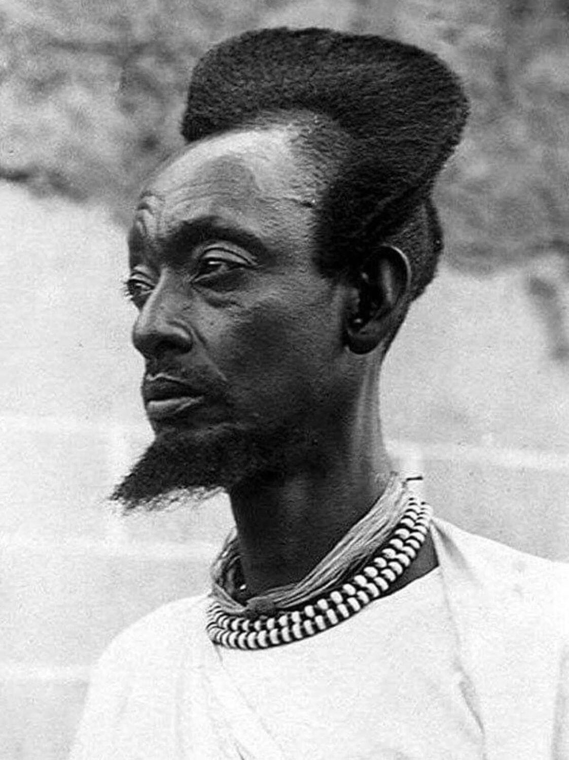 Μαλλιά: Αυτή η φωτογραφία 100 ετών από τη Ρουάντα με το χτένισμα ...